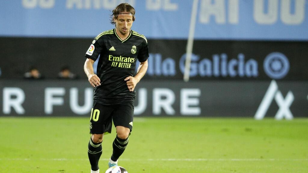 Touch of Modric class helps Madrid move past Casemiro exit