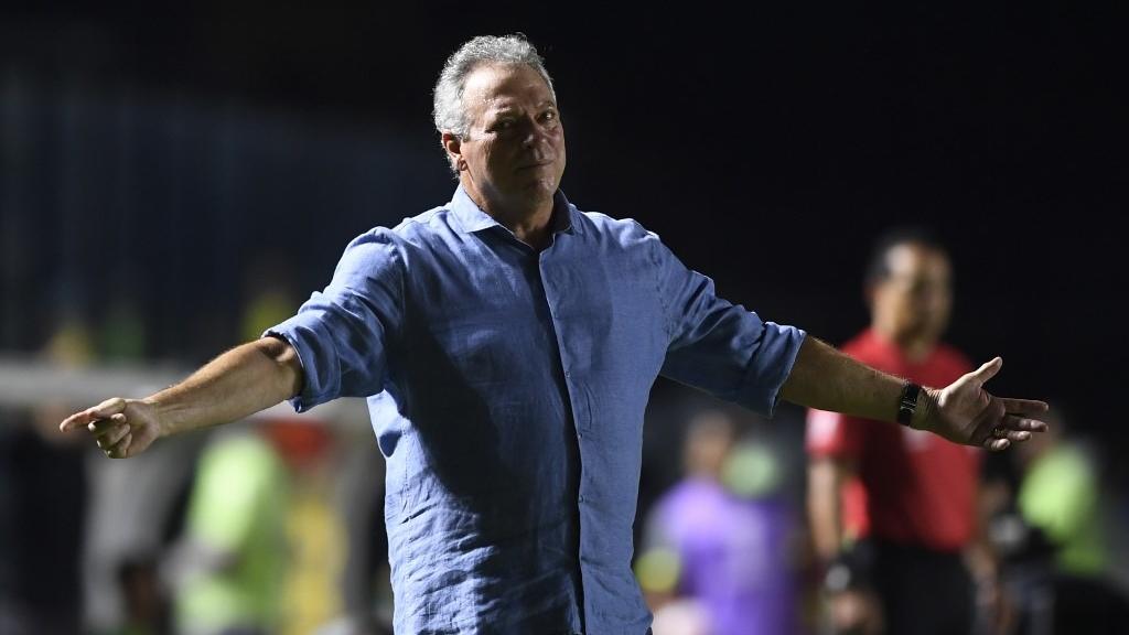 Veteran coach Braga leaves Vasco da Gama