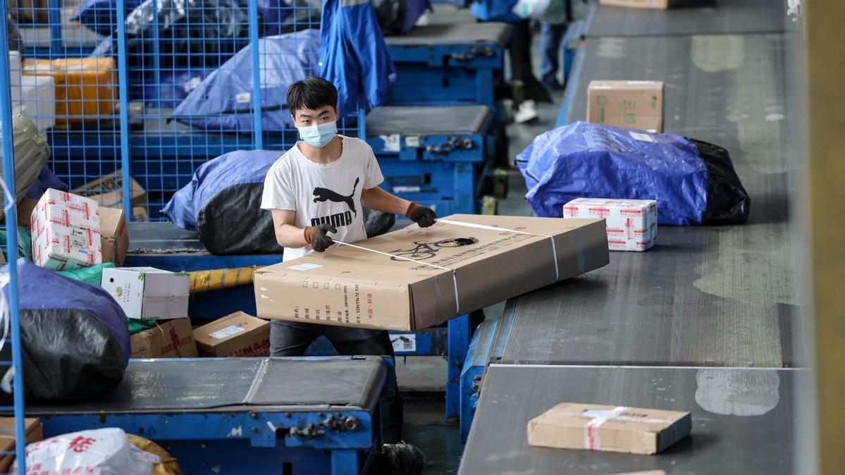 China sets new parcel record with 639 million