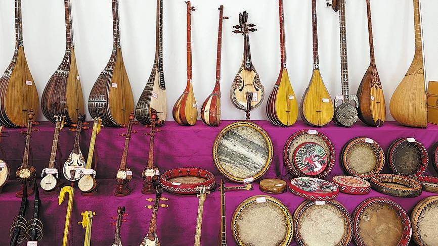 Craftsmen strike a chord