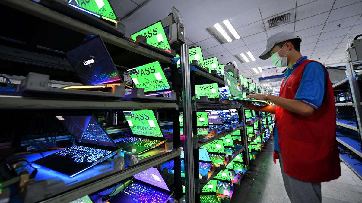 Joint industry-oriented education key to intelligent manufacturing