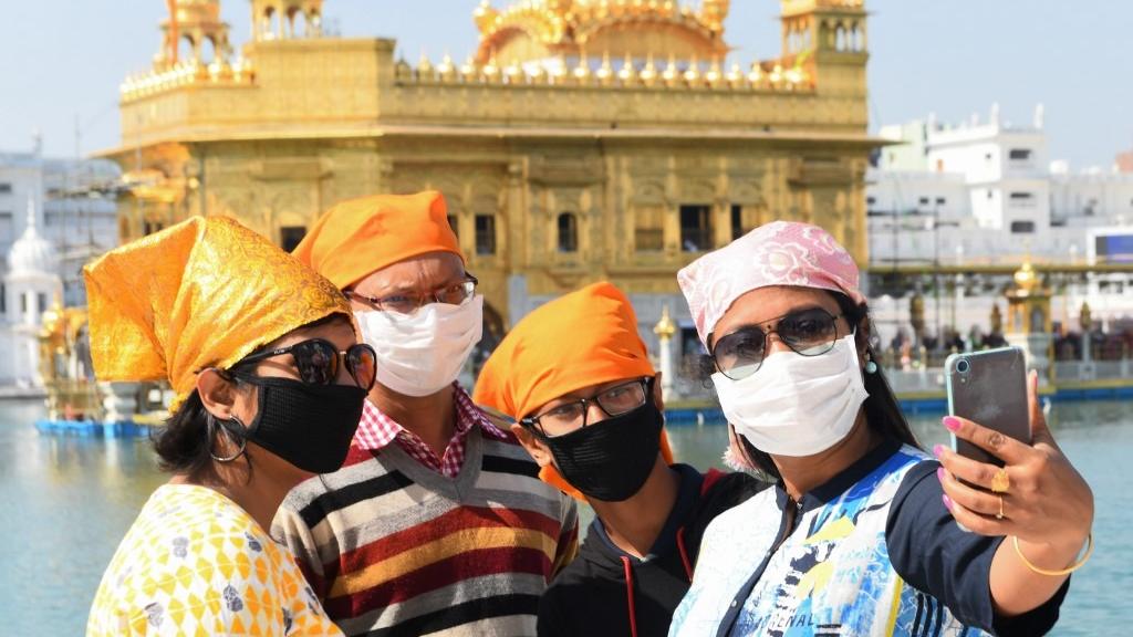 South Asian leaders meet on virus, set up emergency fund