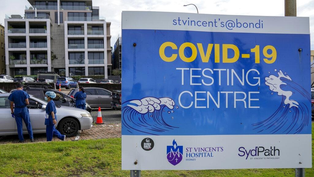 Australian expert: 'Living with COVID-19' puts lives at risk