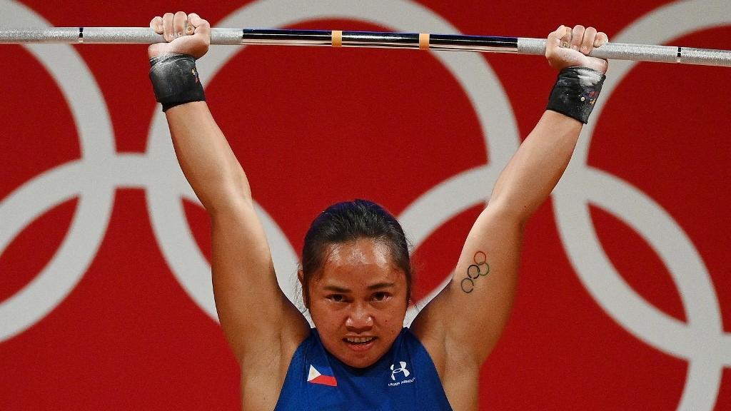 Weightlifter Diaz makes history for Philippines at Olympics