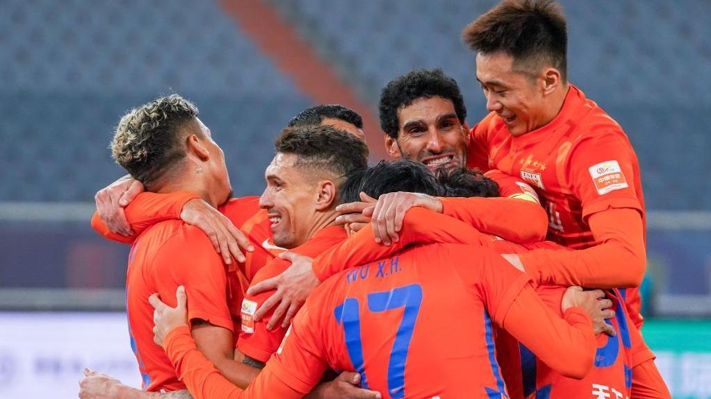 Shandong leads Chinese Super League table with Shanghai win