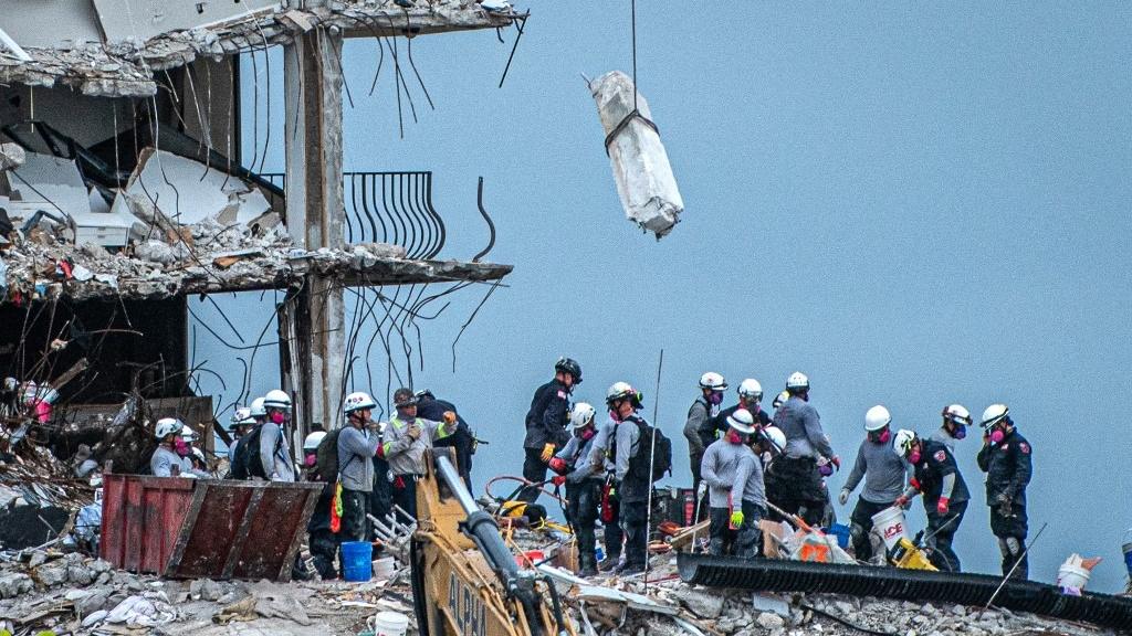 2nd Florida block evacuated as toll rises to 22 in condo collapse