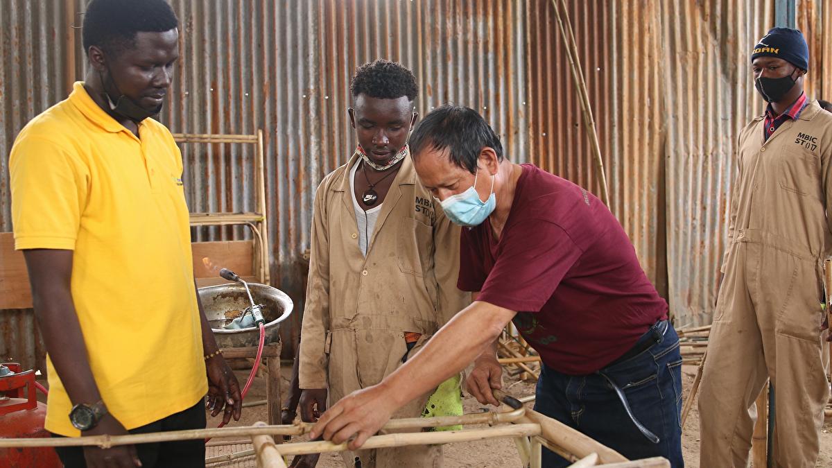 Rwandan workers branch out with bamboo crafts