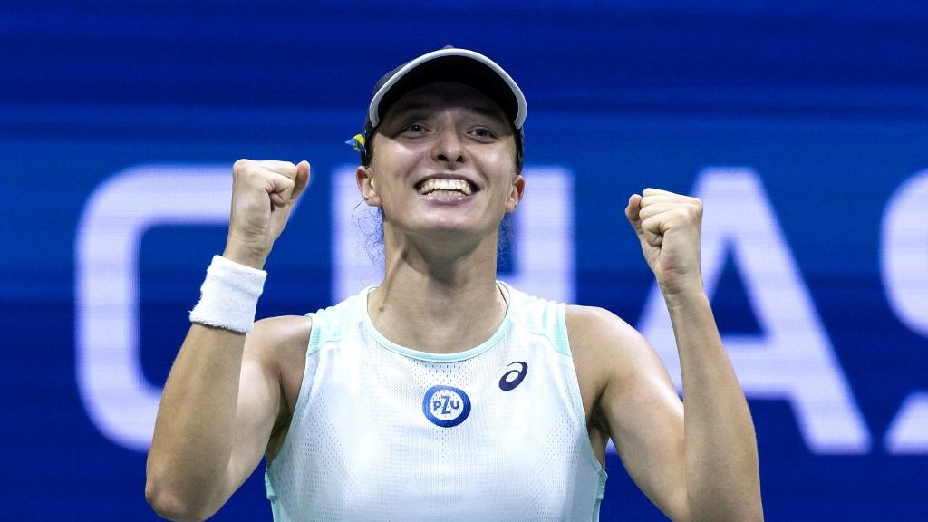 Swiatek goes all in to reach US Open final