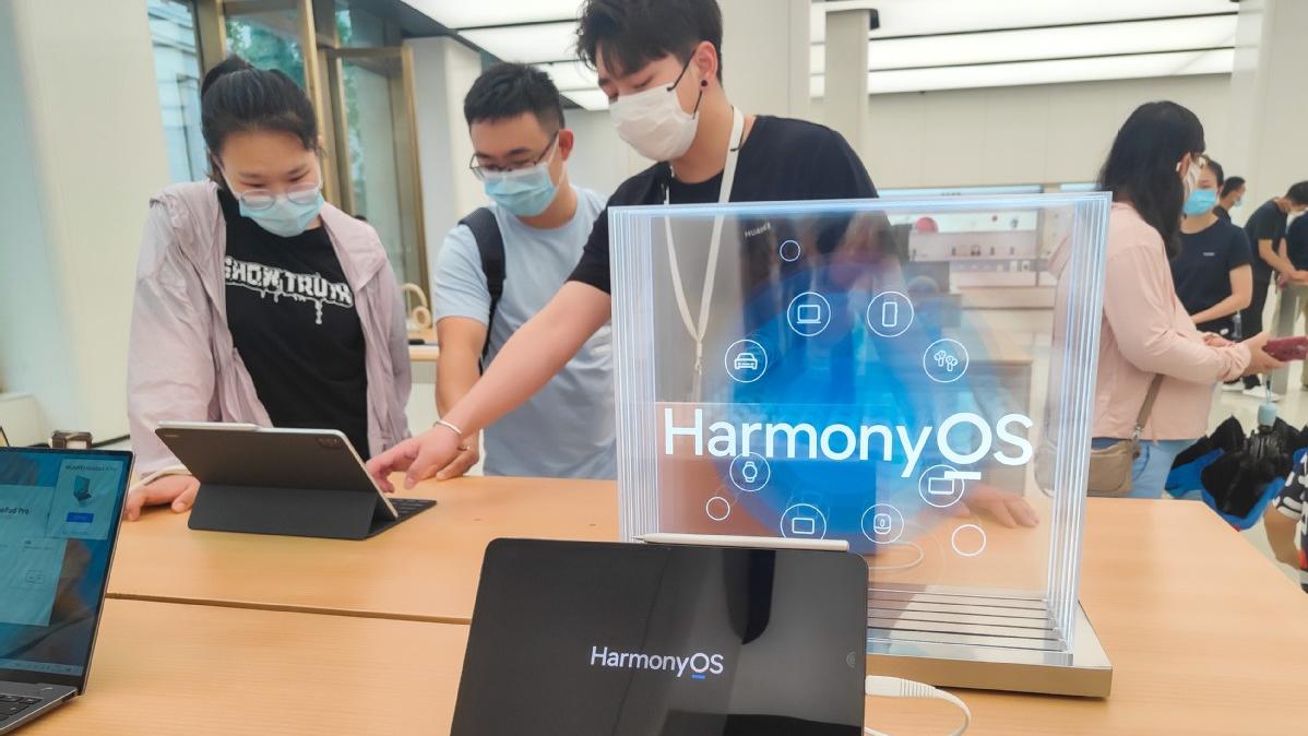 Update sets Huawei OS on growth trend