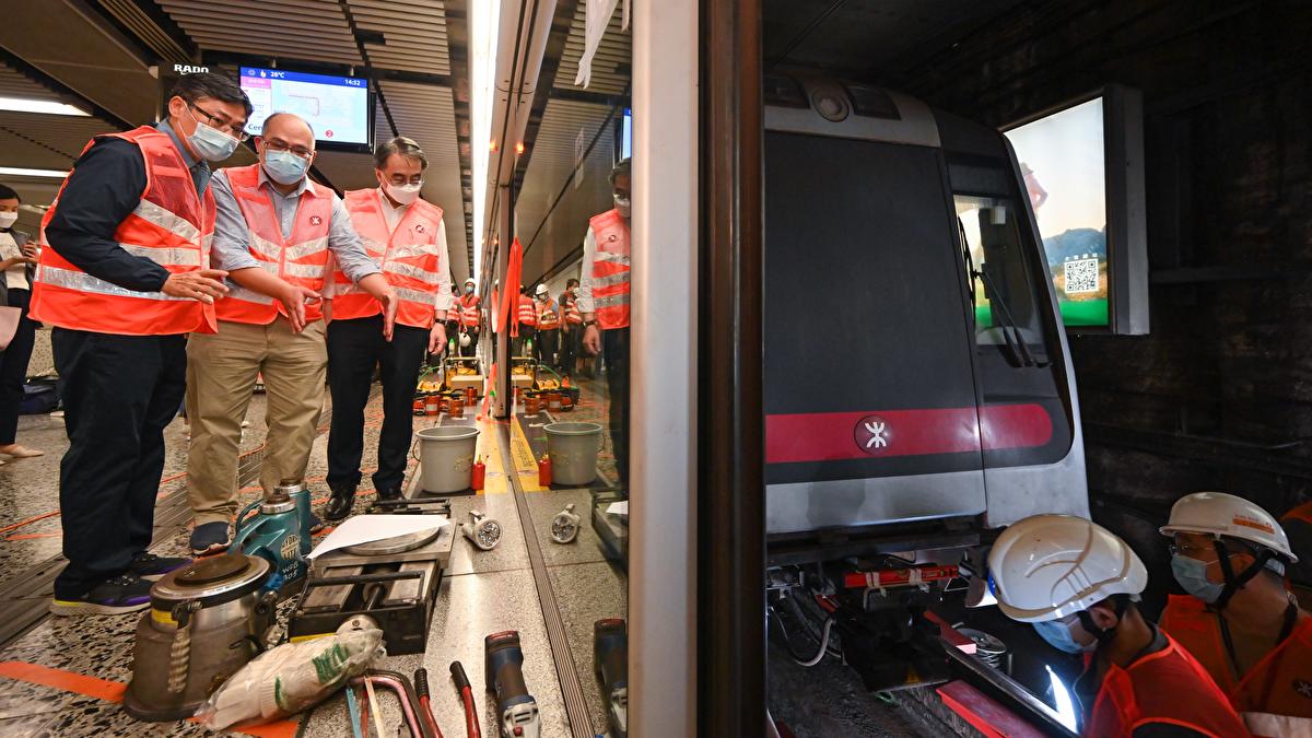 HK govt sets up maintenance review panel for MTR