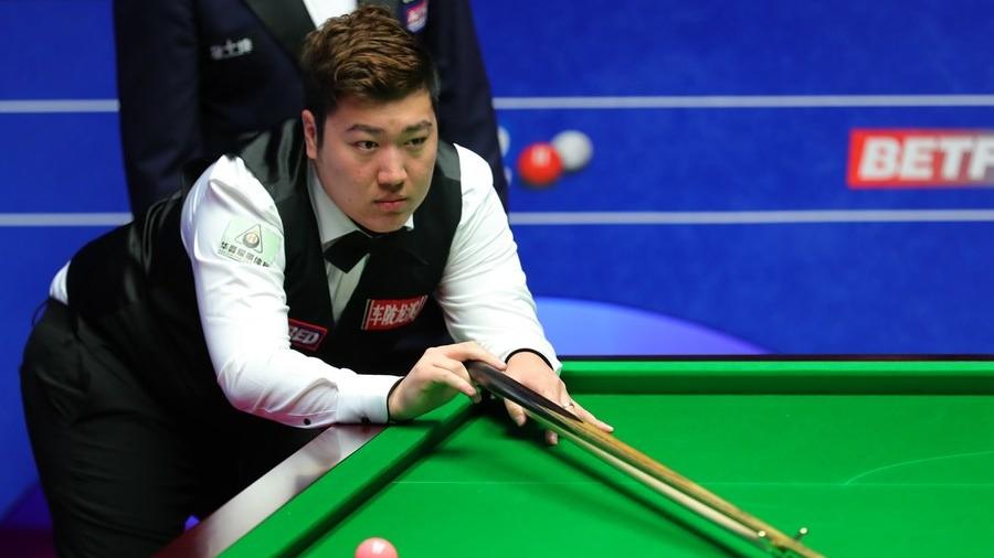 China's Yan outplays reigning champ Selby at snooker worlds