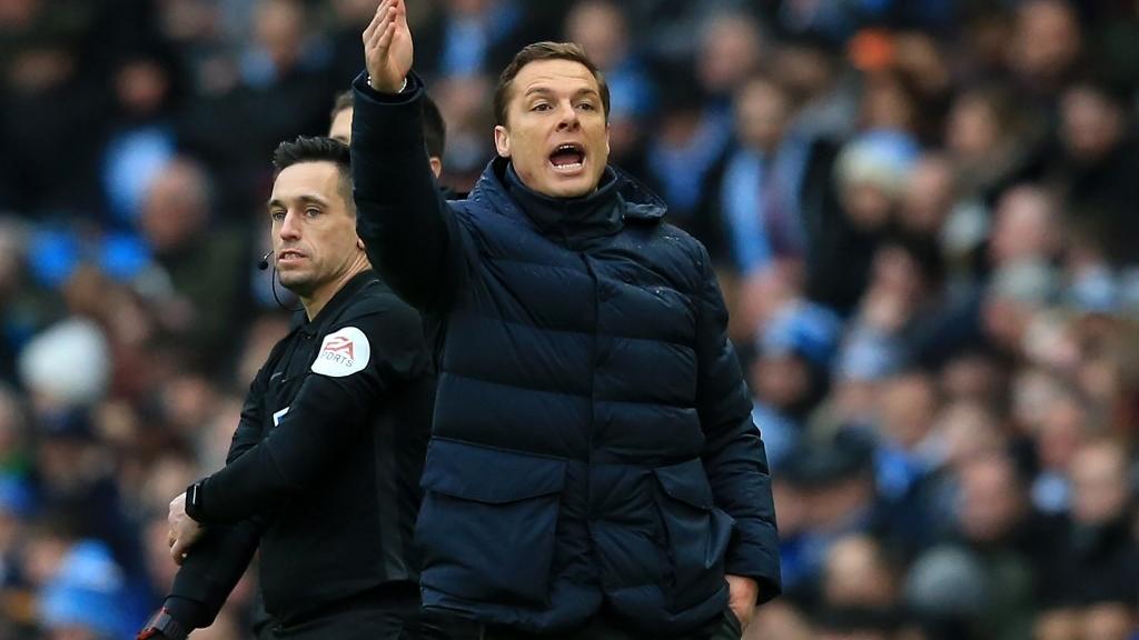 Fulham manager Parker signs new three-year contract