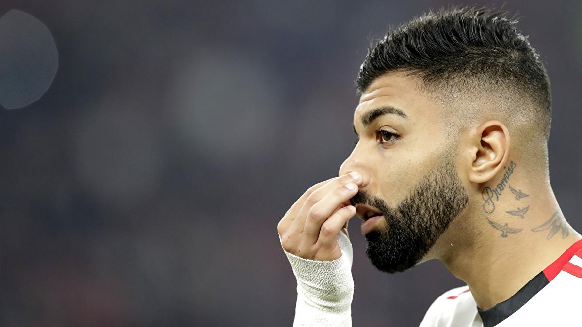 Striker Barbosa signs five-year deal with Flamengo