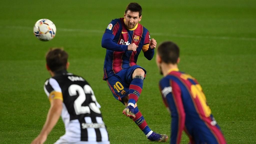 Messi fires anxious Barca to victory over Levante