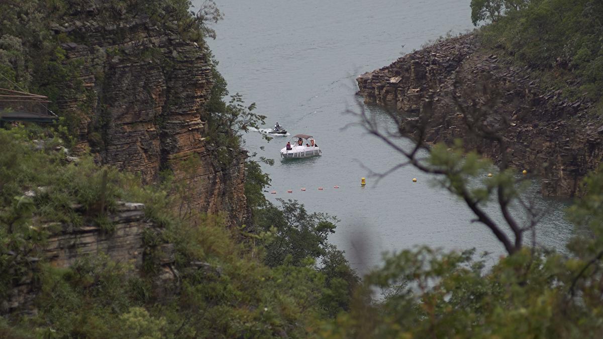 Death toll from Brazil waterfall rock collapse rises to 10