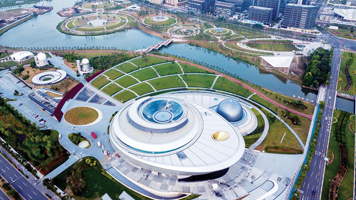 Shanghai museum takes to the stars