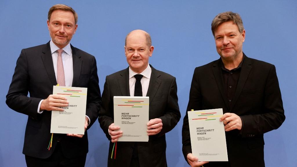 German parties sign coalition deal before handover of power