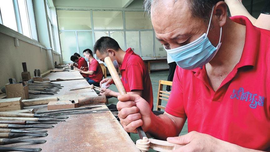 Instrument makers for the world craft their own destiny