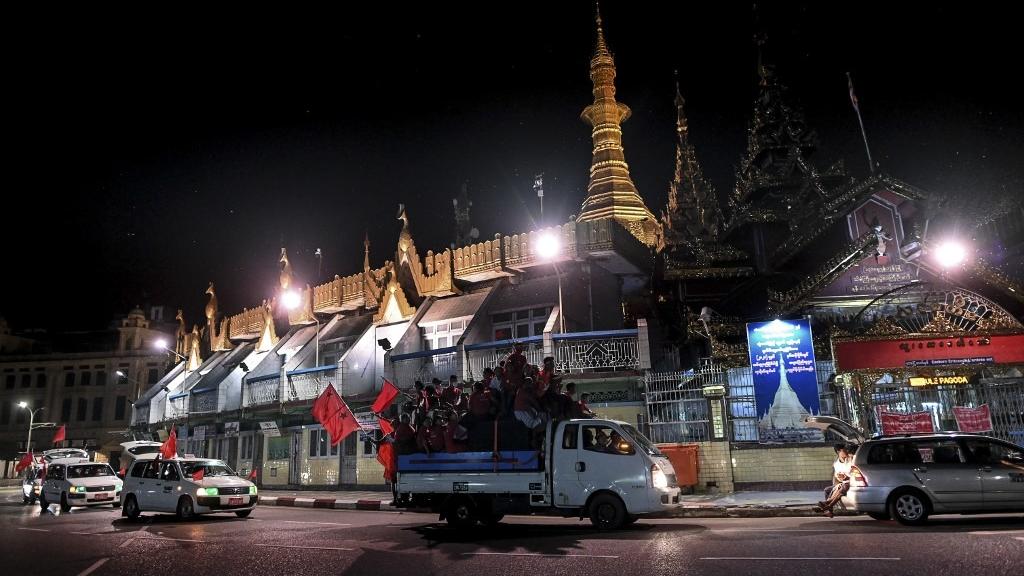 Myanmar's ruling party wins absolute majority in polls