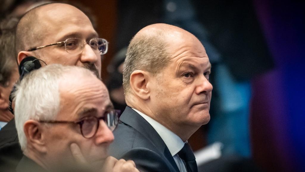 German chancellor vows to help rebuild Ukraine