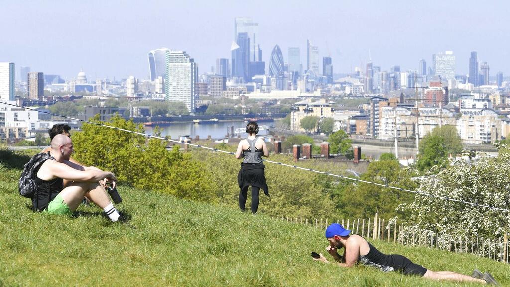 Global virus tally nears 3m, countries mull easing restrictions