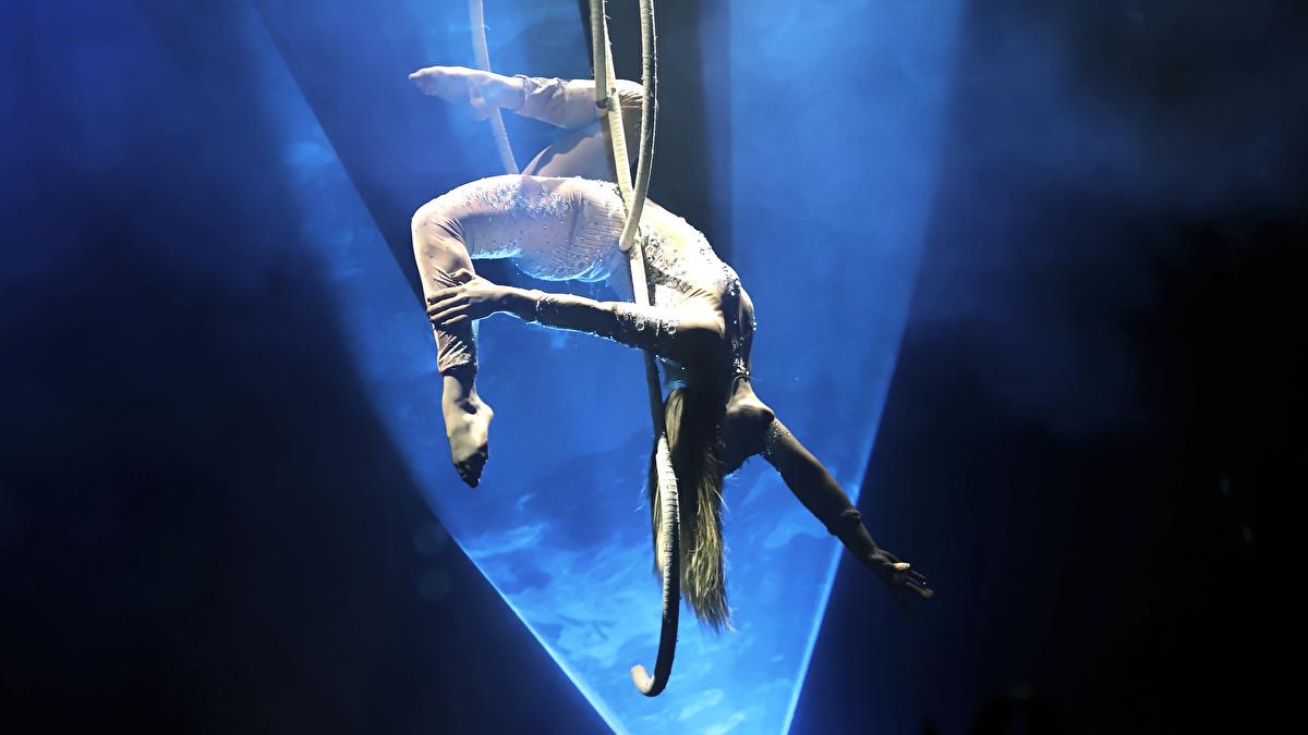 Acrobat finds her feet via marriage, family