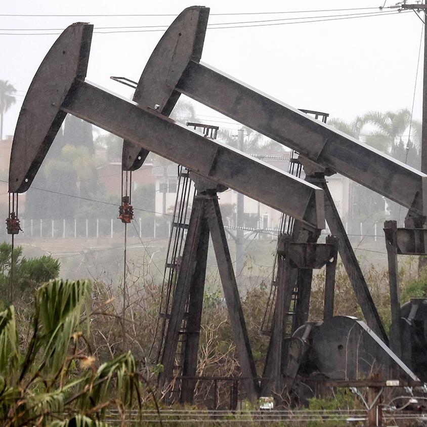 Oil worries must not slow climate action