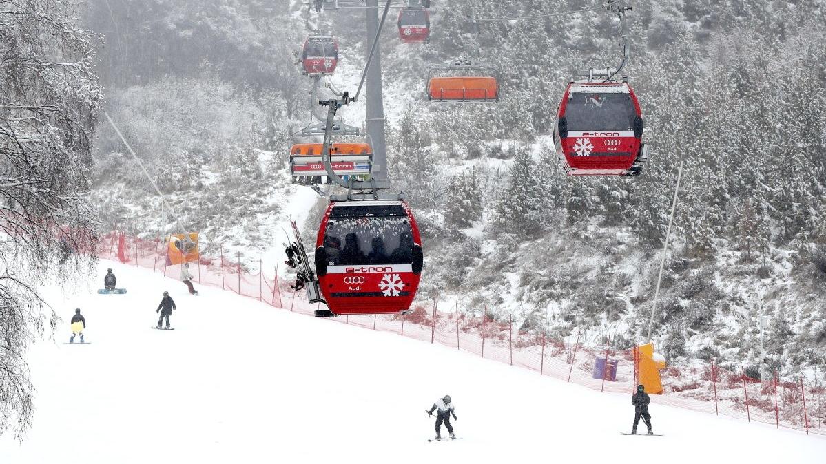Skiers hitting slopes this season in record numbers