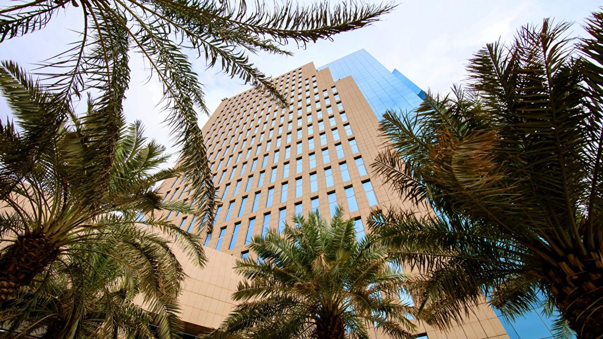 Saudi stock exchange seeks to raise up to $1b in IPO