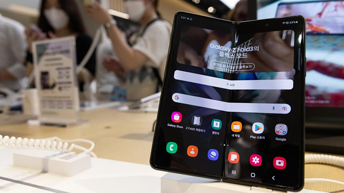 Samsung to replace unit heads, combine mobile, consumer arms