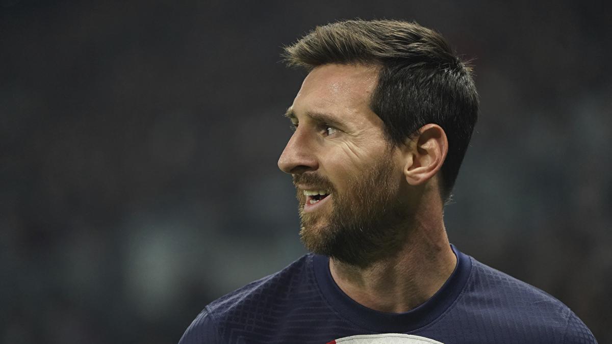 Messi sends PSG two points clear with Lyon win