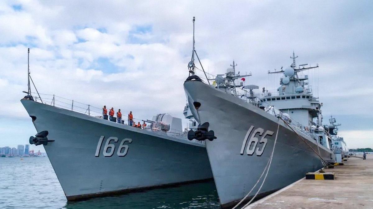 Last two Type 051 destroyers decommissioned in Guangdong