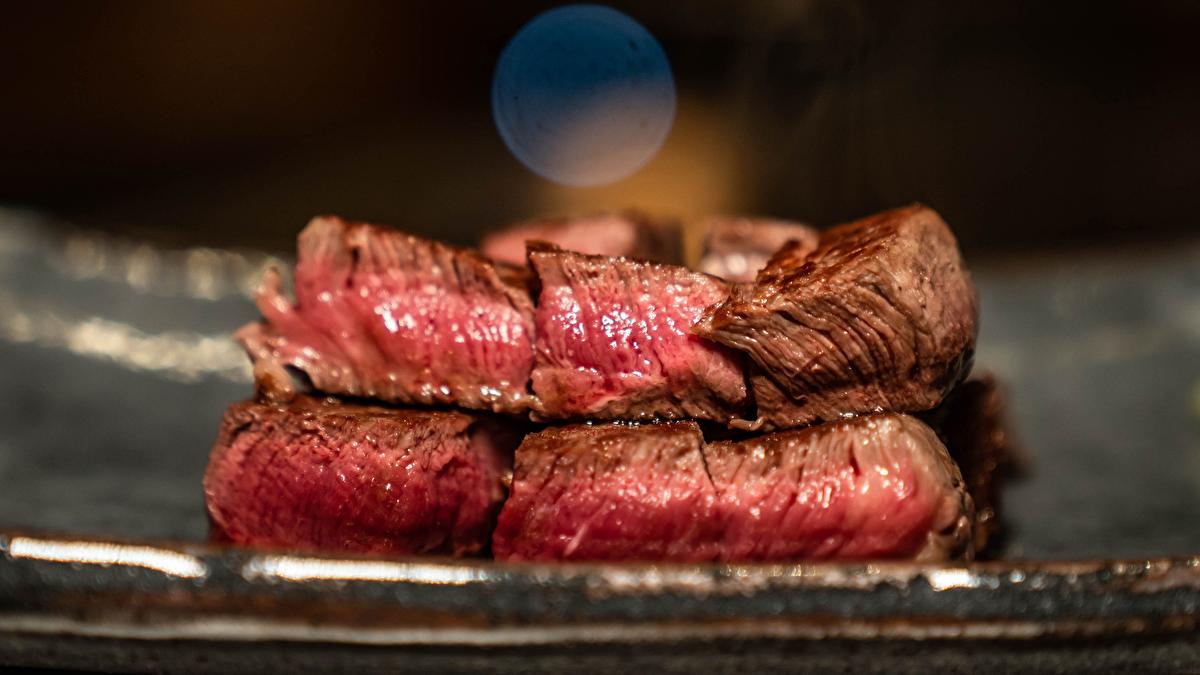 Fake meat goes beyond burgers with money for printing steaks
