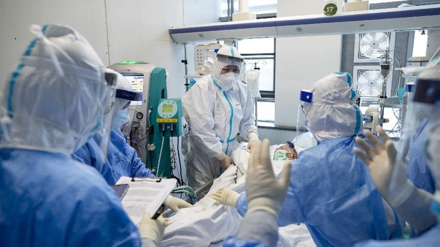 Volunteers gladly join frontline virus fight