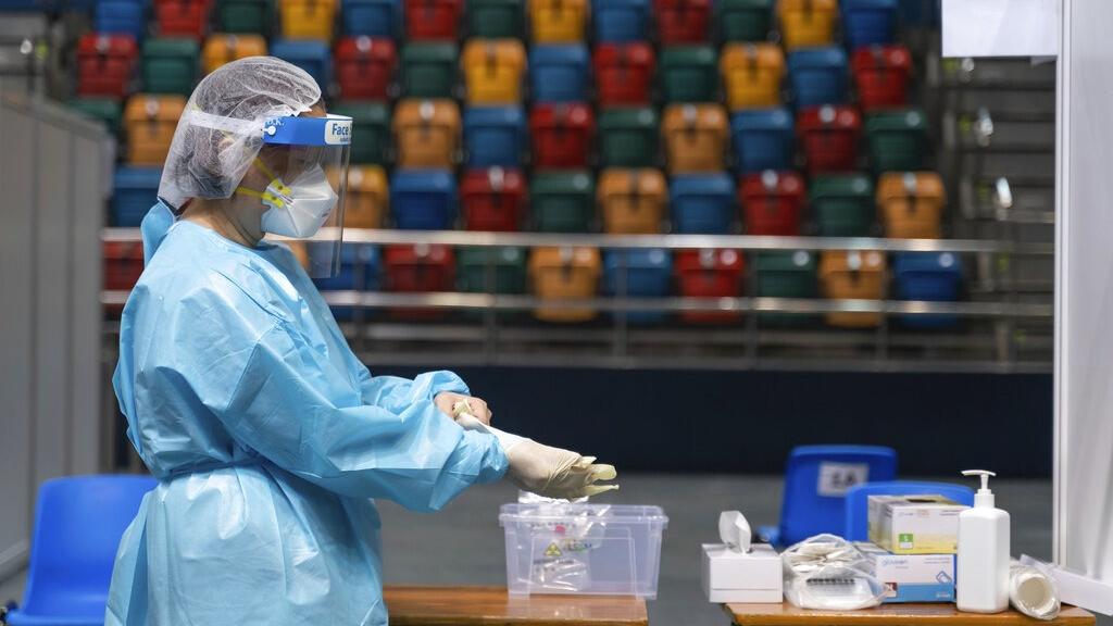 Experts: Mass testing crucial to quelling virus spread