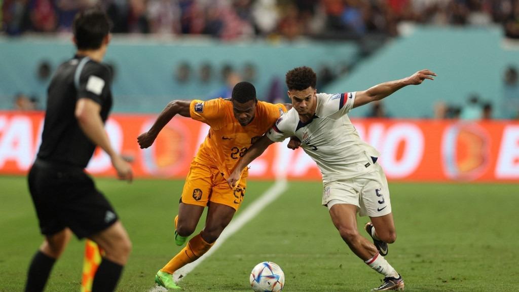 Netherlands move to WC knockout stages with 3-1 win over US