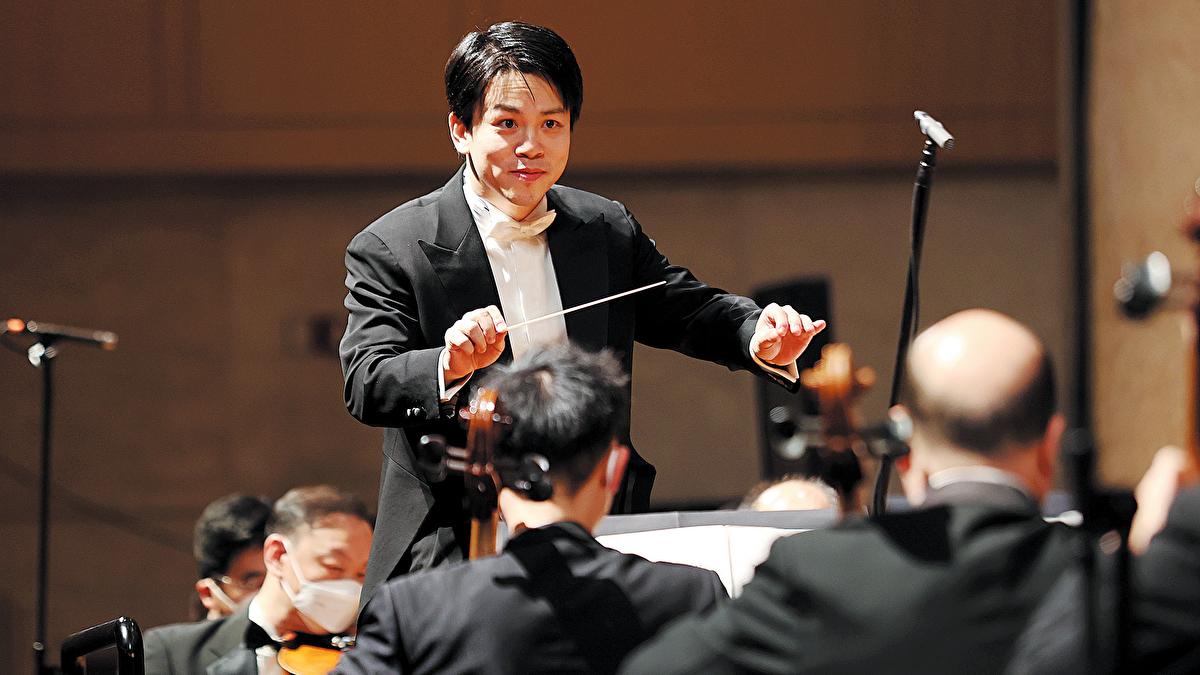 A conductor of cultural nuance shows his skills