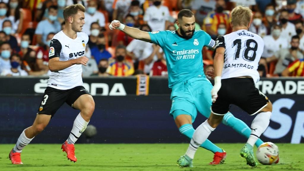 Real Madrid stage late comeback to win at Valencia