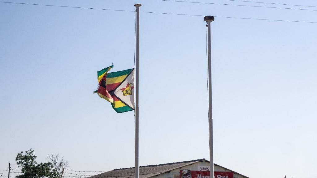 Spokesman: Zimbabwe army commander died from cancer