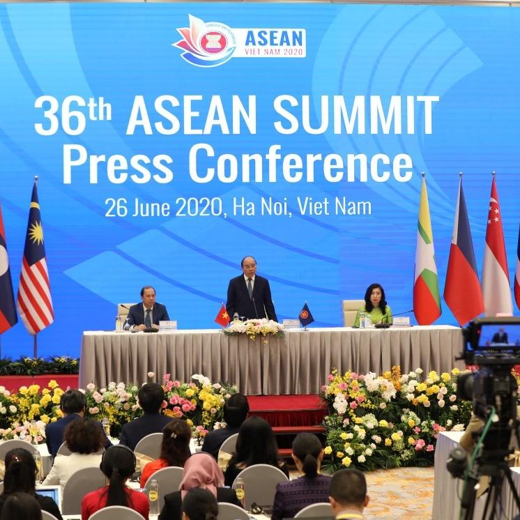 ASEAN leaders urge cooperation to rebuild economies