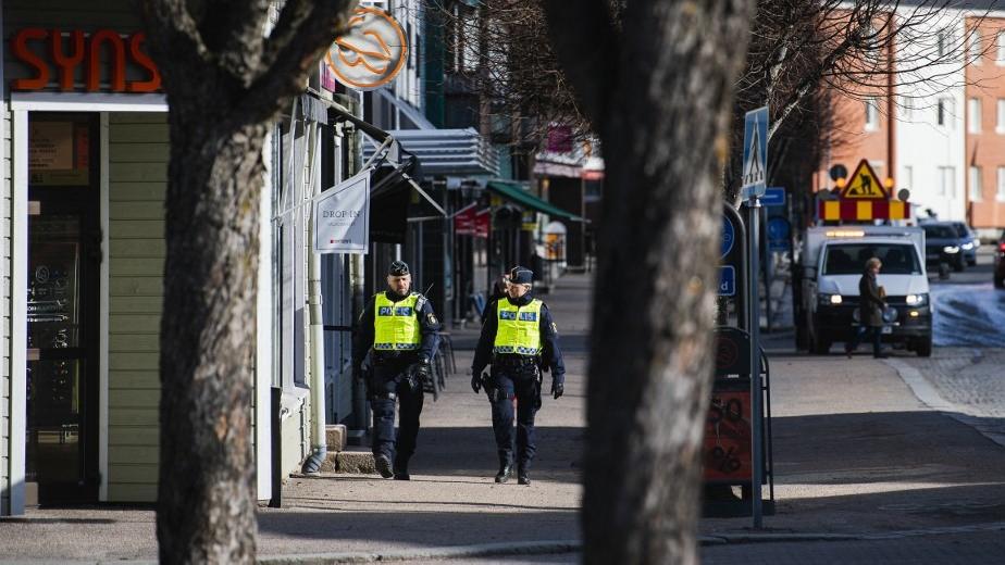 Sweden: Rare shooting of cop fuels worry about gang violence