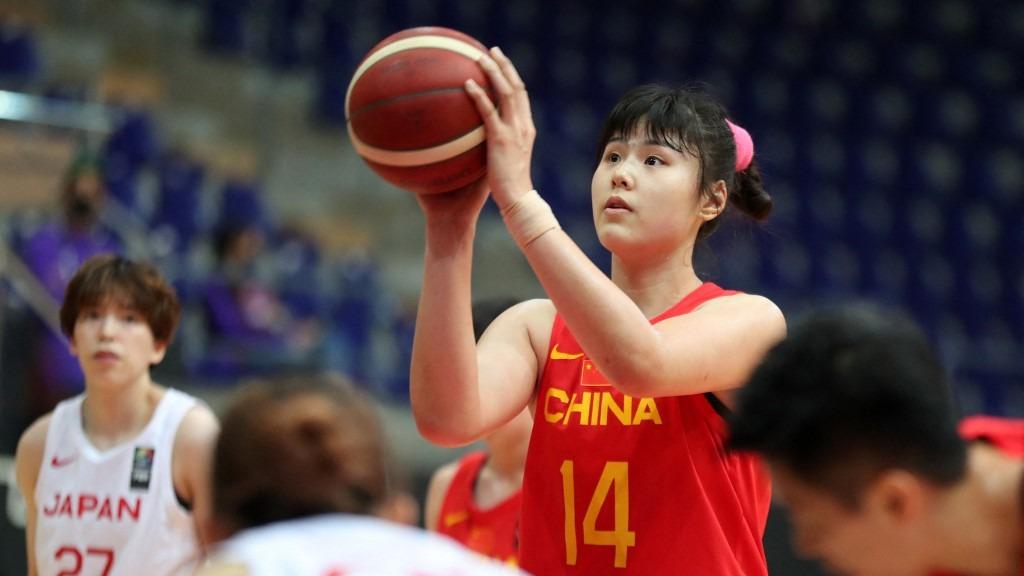 Chinese center Li Yueru makes WNBA debut