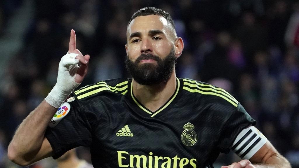 Late Benzema double earns Real Madrid 2-0 win at Valladolid