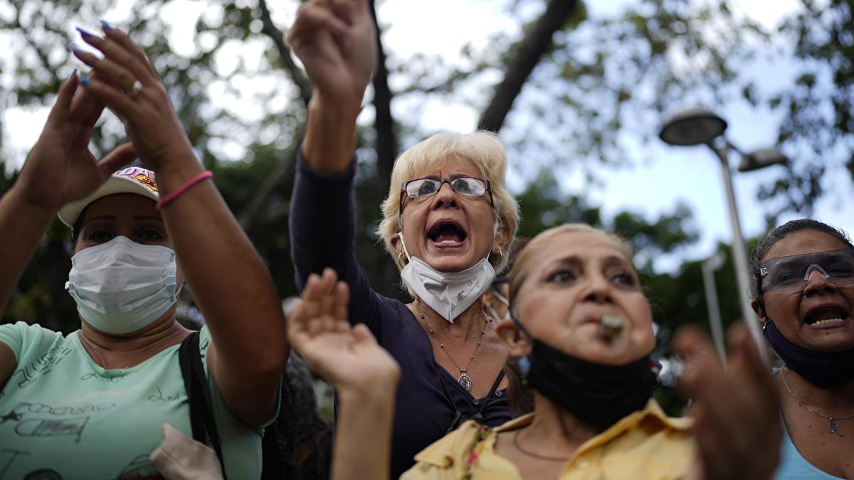 Meddling undermines US' global credibility, analysts say