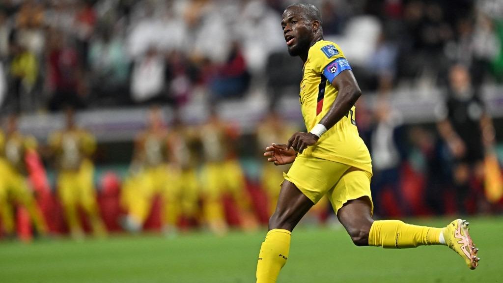 Ecuador's Valencia nurses sprain ahead of Dutch clash