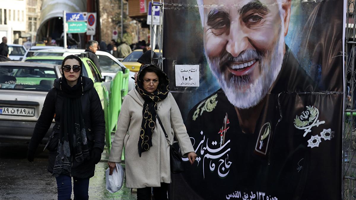 In death, Iran's Soleimani leaves perilous dilemma for Iraq