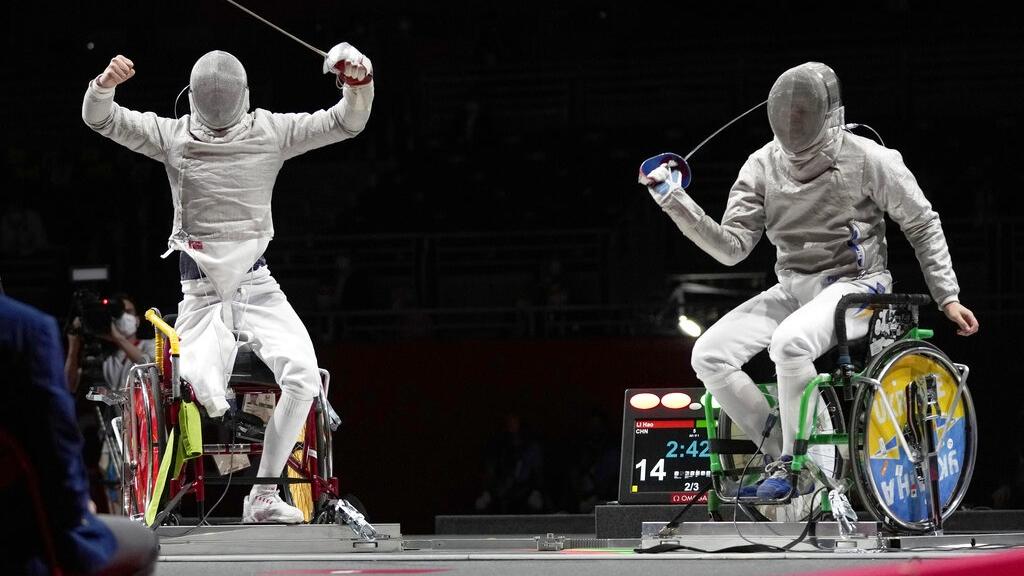 Fencer Li Hao claims first gold for China at Tokyo Paralympics