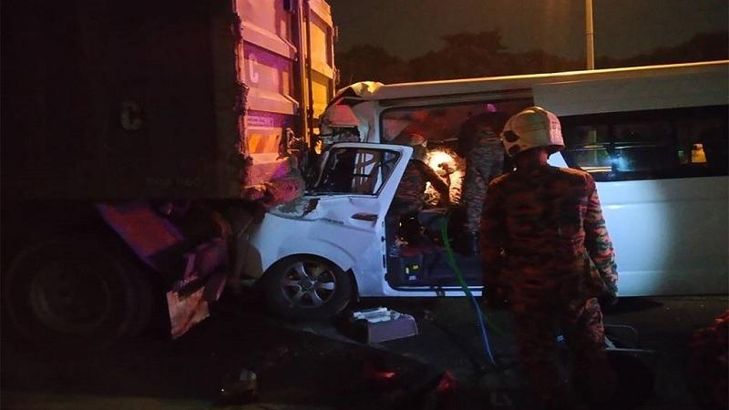 World No.1 Momota injured in crash in Malaysia, driver killed