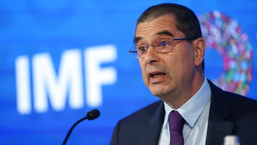 IMF urges policymakers to keep tight fiscal stance on inflation