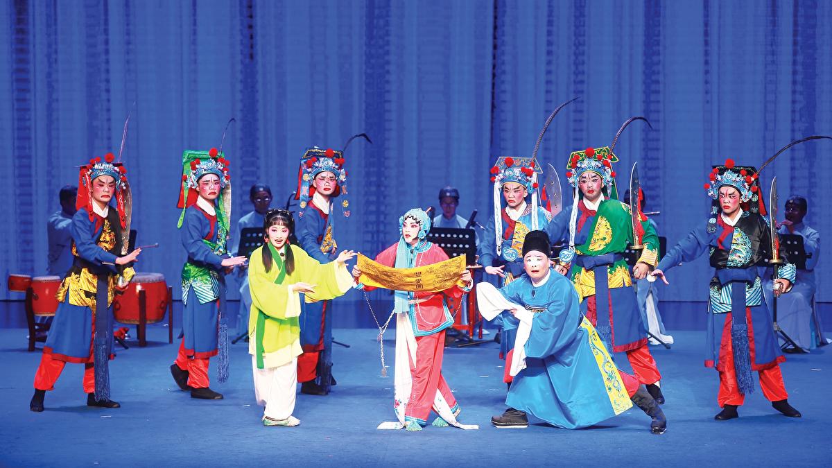 Artists keep opera alive